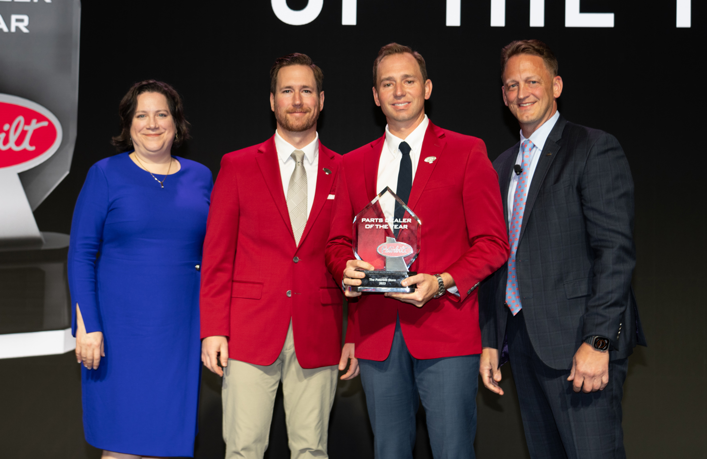 PACCAR Parts Honors Excellence at Peterbilt Dealer Meeting - Trailer ...